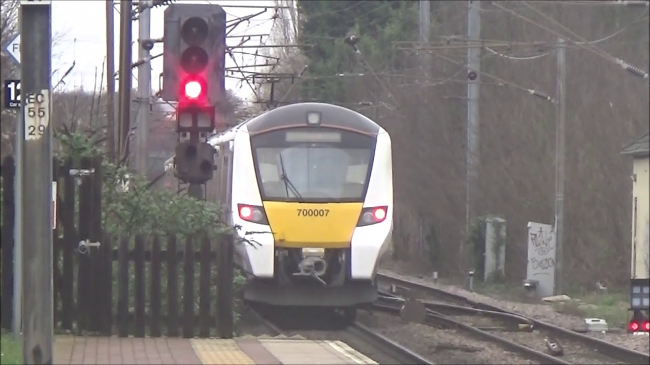 Trains at Letchworth Garden City Station, 24th February 2020 - YouTube