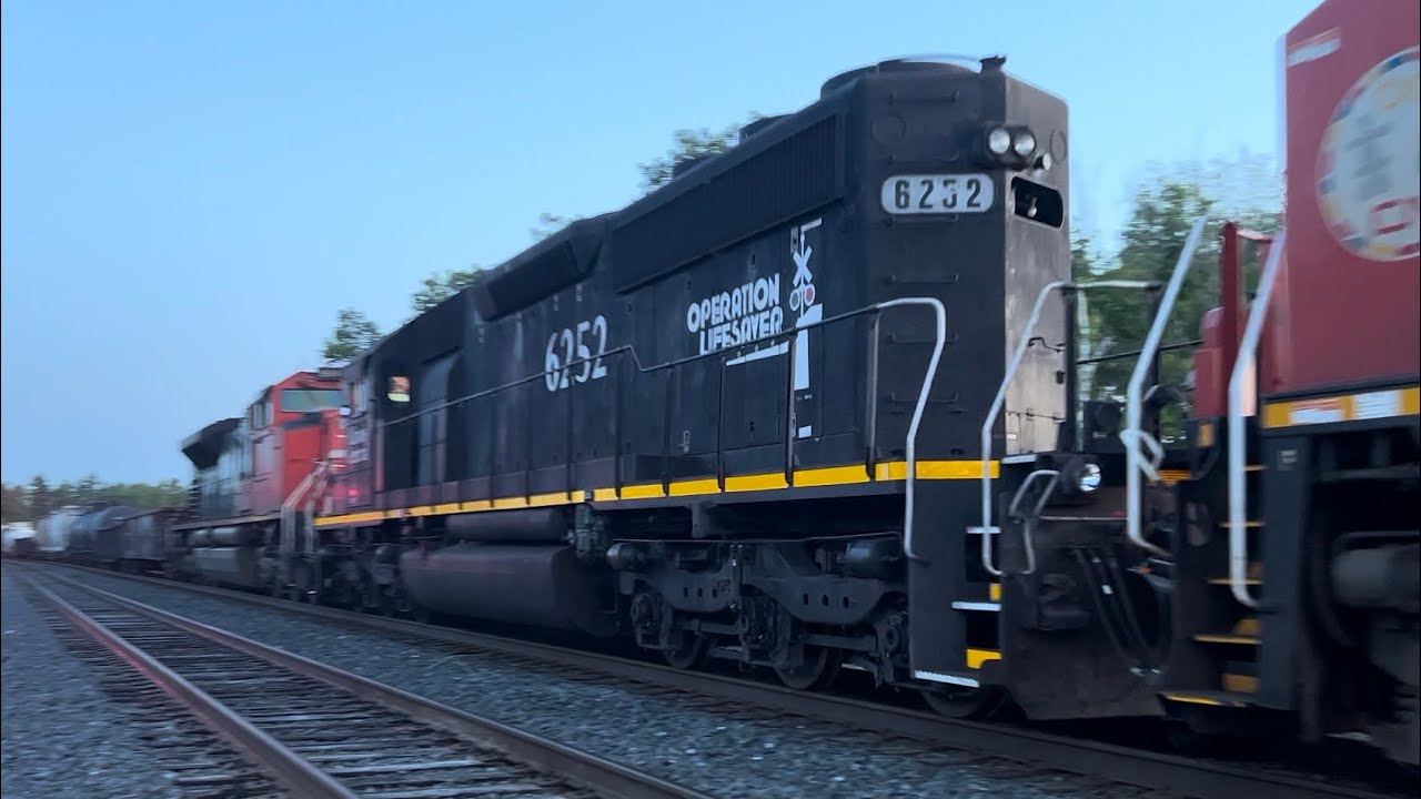 IC SD40-3! CN 313 with CN 2919, CN 2766, CN 3042, CN 3205, IC 6252, CN ...