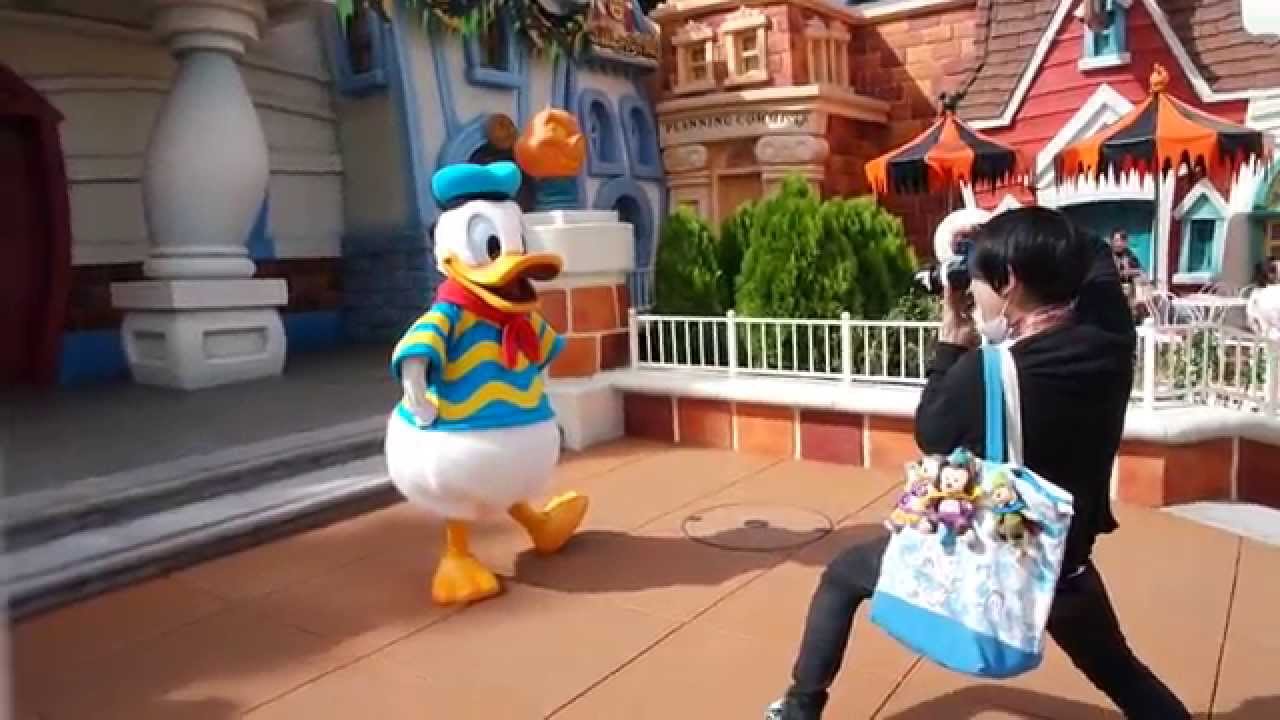 Tokyo Disney Land-Donald - YouTube