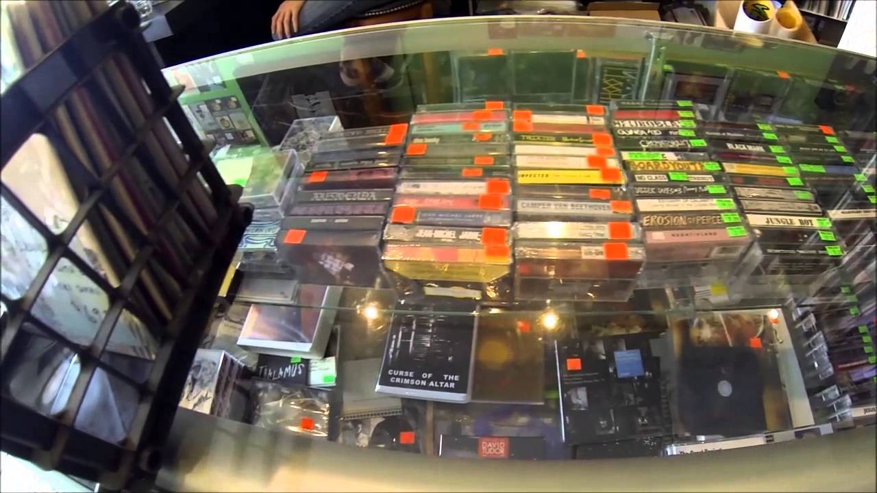 VINAL EDGE record store tour - YouTube