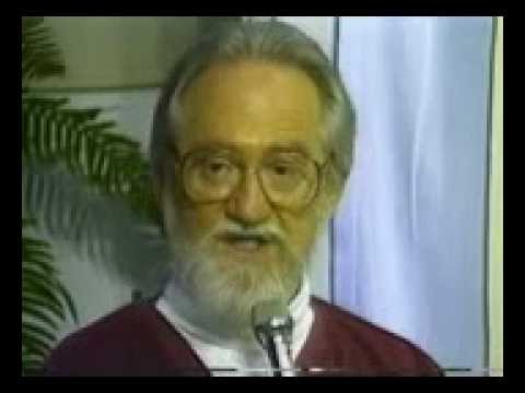 Ken Keyes Reads About Love - YouTube