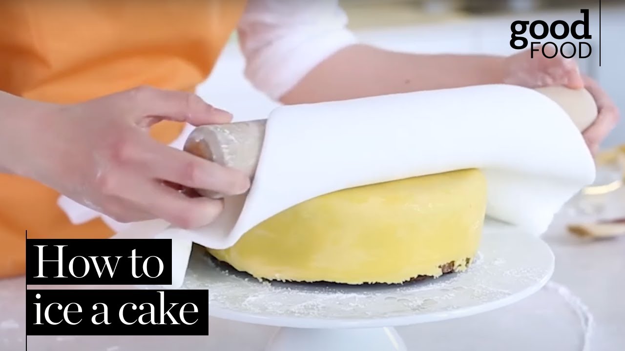 How to ice a cake - YouTube