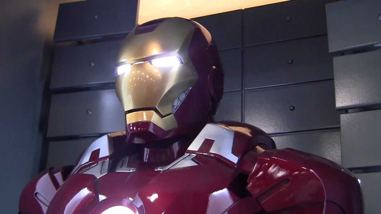 Robert Downey Jr. Iron Man 3 Suits at San Diego Comic Con 2012 - YouTube