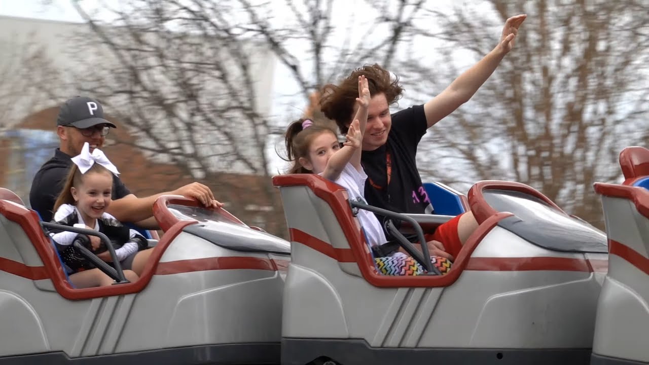 Harper enjoying the Streamliner Coaster Six Flags Fiesta Texas - YouTube
