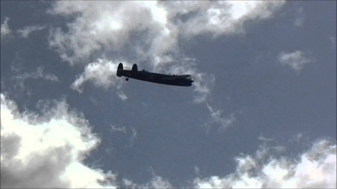 Lancaster Flypast - 70th anniversary of the Dambuster raids over ...