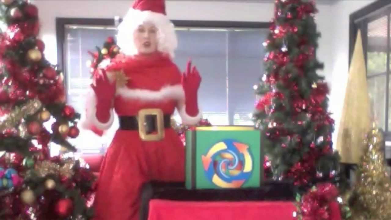 Mrs Claus & Santa Claus Fun Magic Shrink Machine - The Santa Hat ...