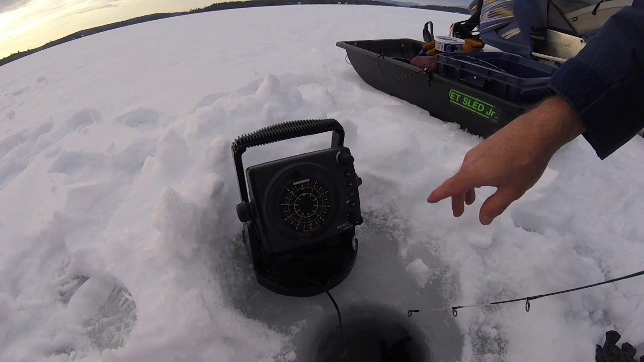 Why the Humminbird ice 35 is the best flasher unit - YouTube