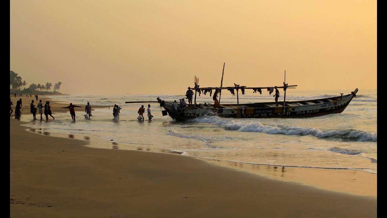 Stranden ved Big Molly's Backyard, Ghana - YouTube