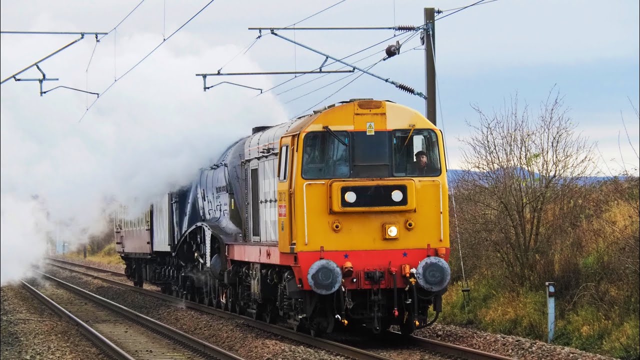 Broken Down Sir Nigel Gresley Rescued by 20132 - YouTube