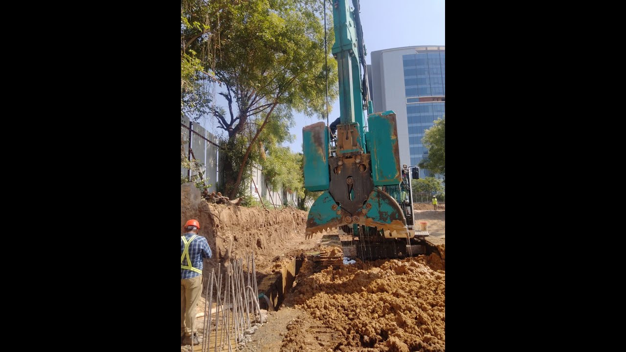 Diaphragm Wall Stop-End Lifting & Lowering With Waterbar - YouTube