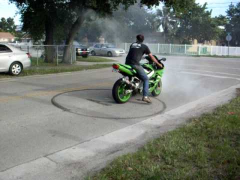 kawasaki zx6r 2001 - YouTube