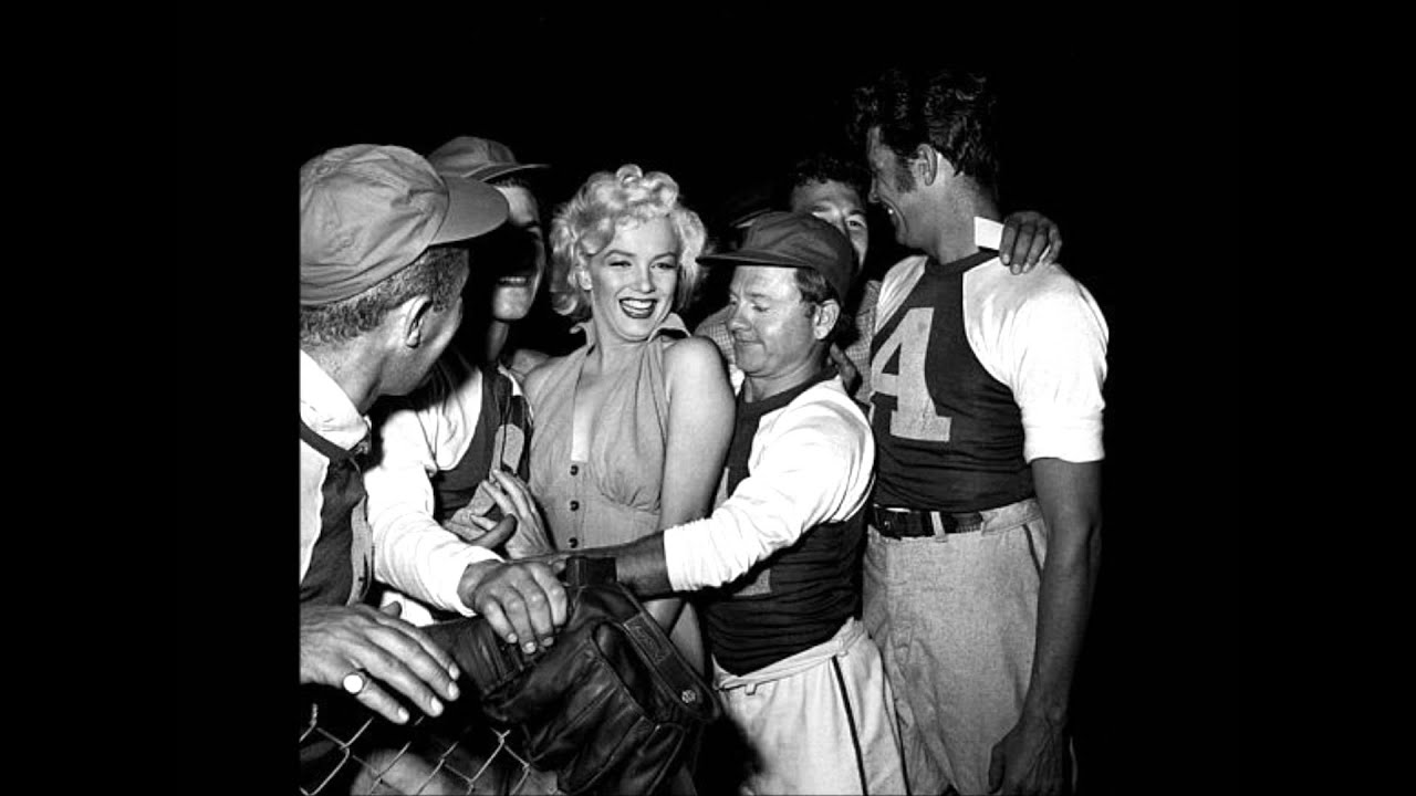 Marilyn Monroe I Say a Little Prayer For You - YouTube