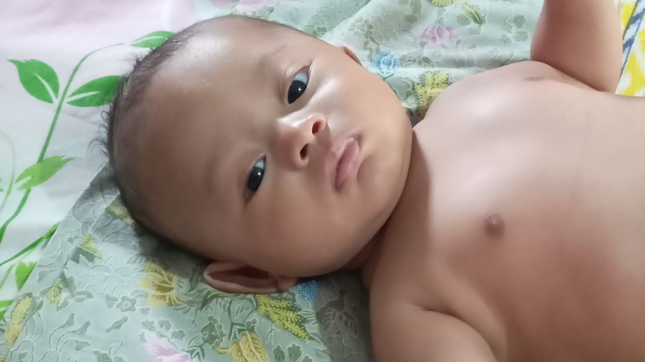 Bayi Lucu Usia 2 bulan belajar Bicara - YouTube