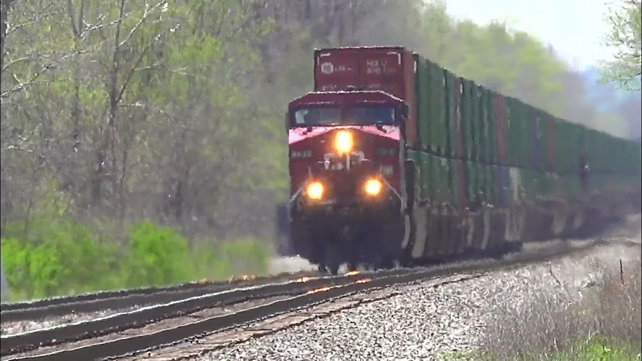 How Fast Do Trains Really Go? Speed Checked With Radar! Turkey Walks In Front Of Train! DPU ...