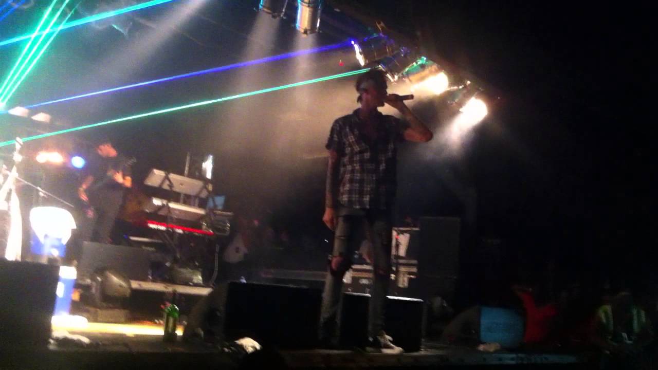 MGK - Swing Life Away live at EST FEST 2013 at Nelson Ledges In ...