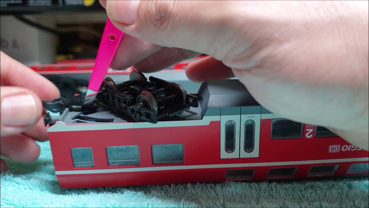 👍 Modelleisenbahn H0 ... Piko Kupplung wechseln in Roco Kurz-Kupplung ...