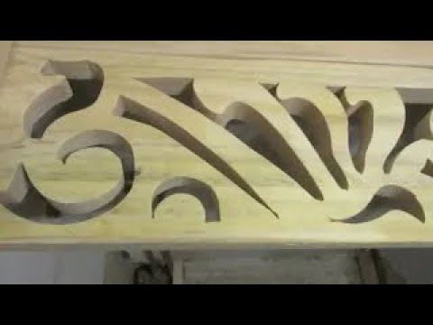 Calados en madera con sierra de calar y unas tablas de la obra Adorno ...
