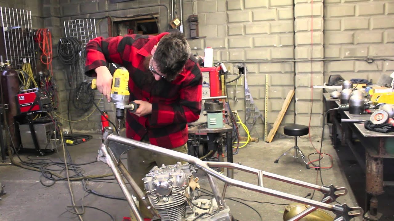 Monstercraftsman Tank Bung Install - YouTube