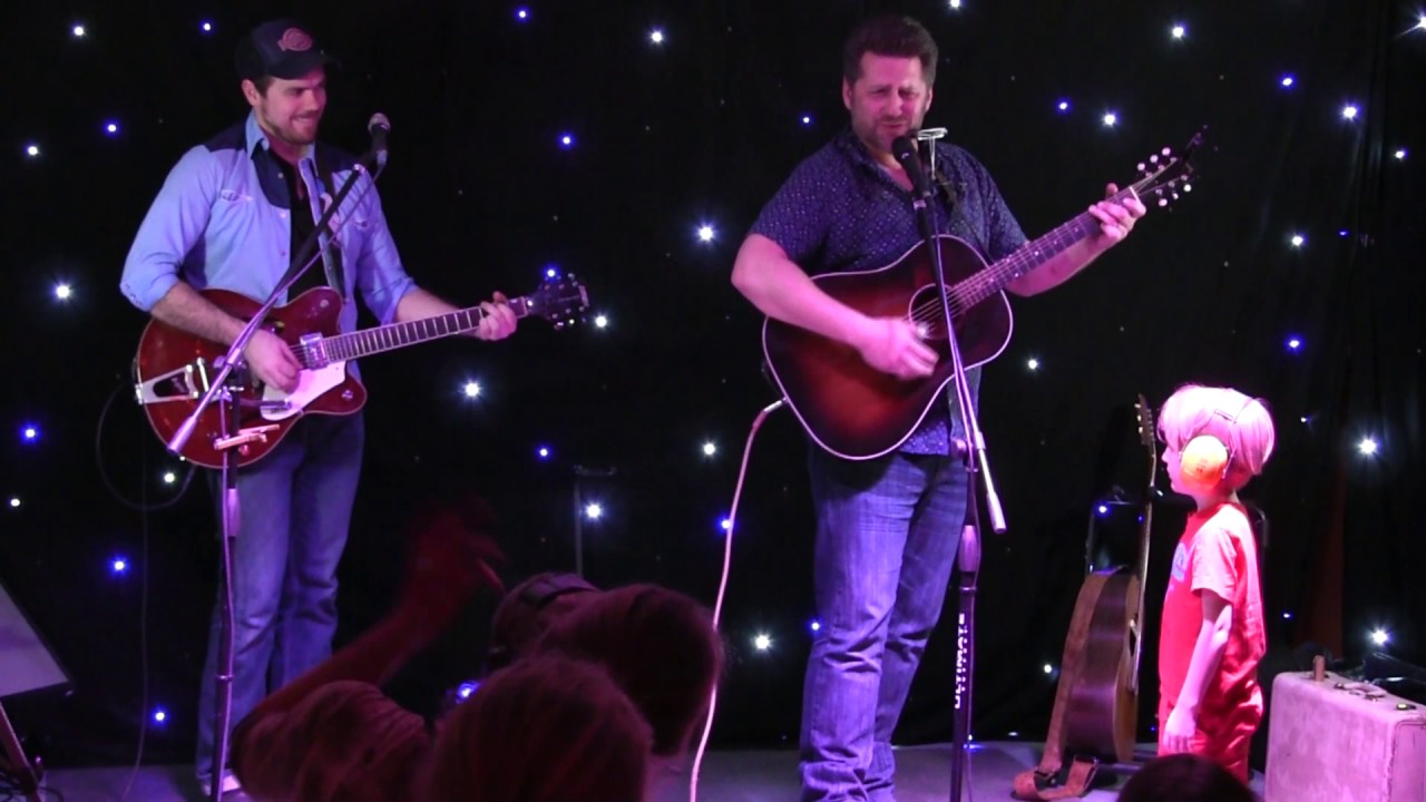 Chad Elliott with Tommy Lewis - The Banana Song - YouTube