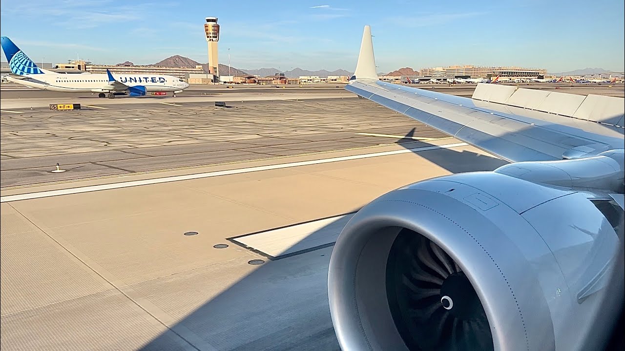 American 737 MAX 8 Golden Approach and Landing at Phoenix Sky Harbor ...