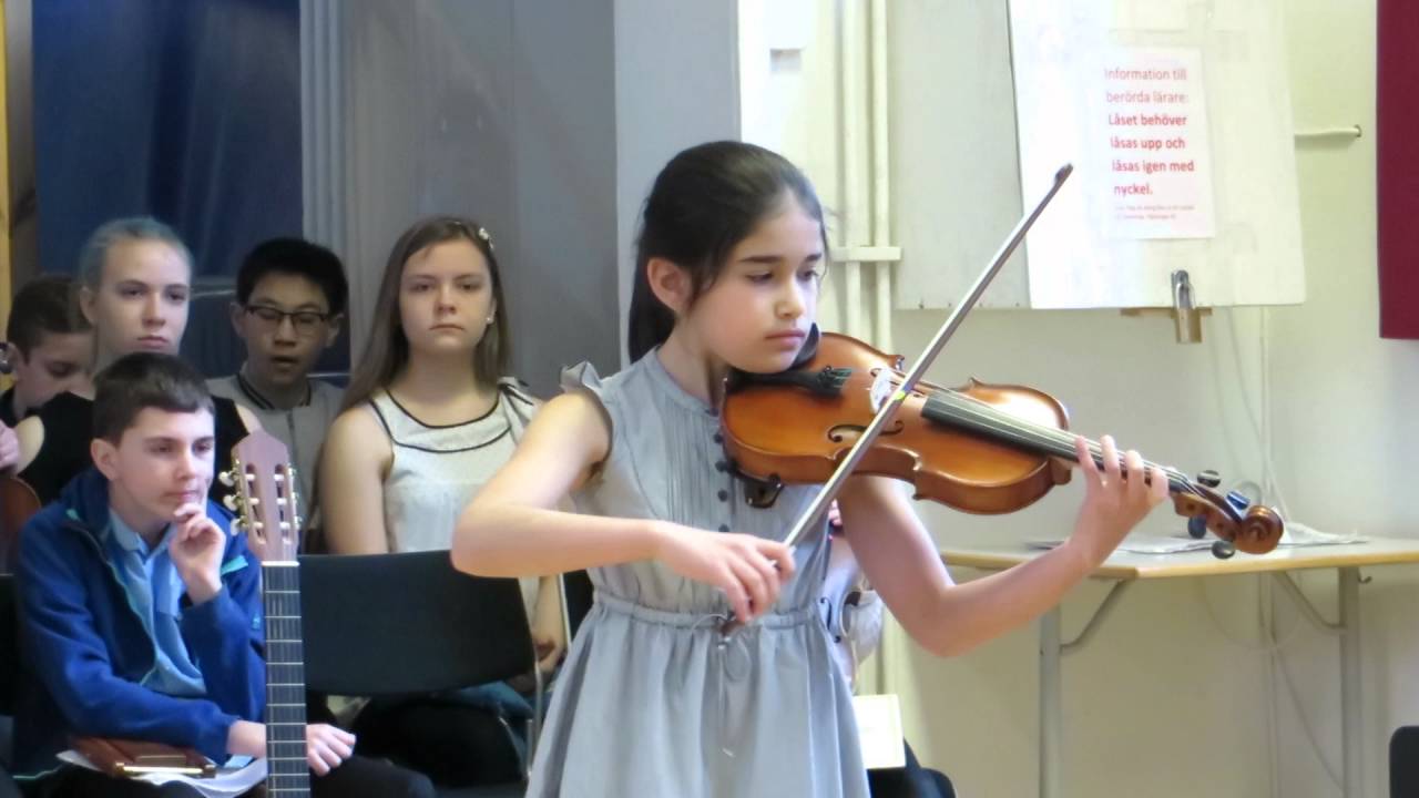 Eszter Concertino 3 George Perlman - YouTube