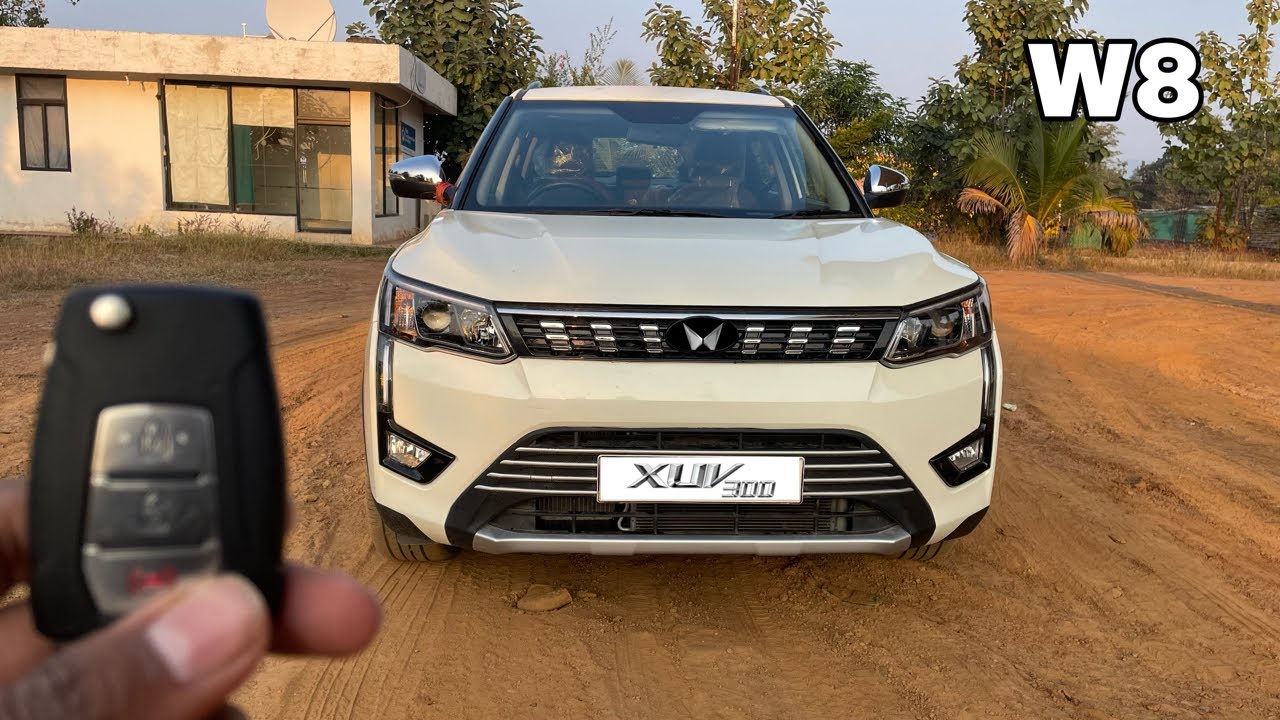 Mahindra XUV300 W8 Detailed Walkaround | Navin Agrawal - YouTube