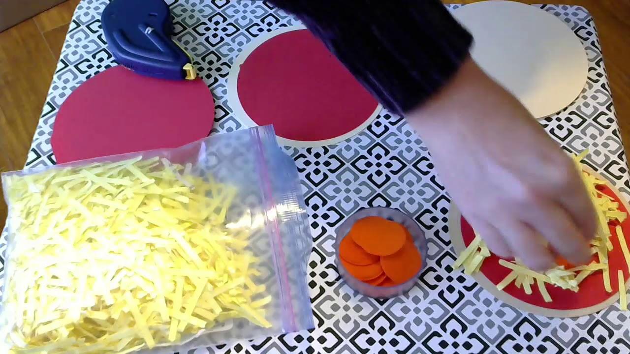 pizza assembly line - YouTube