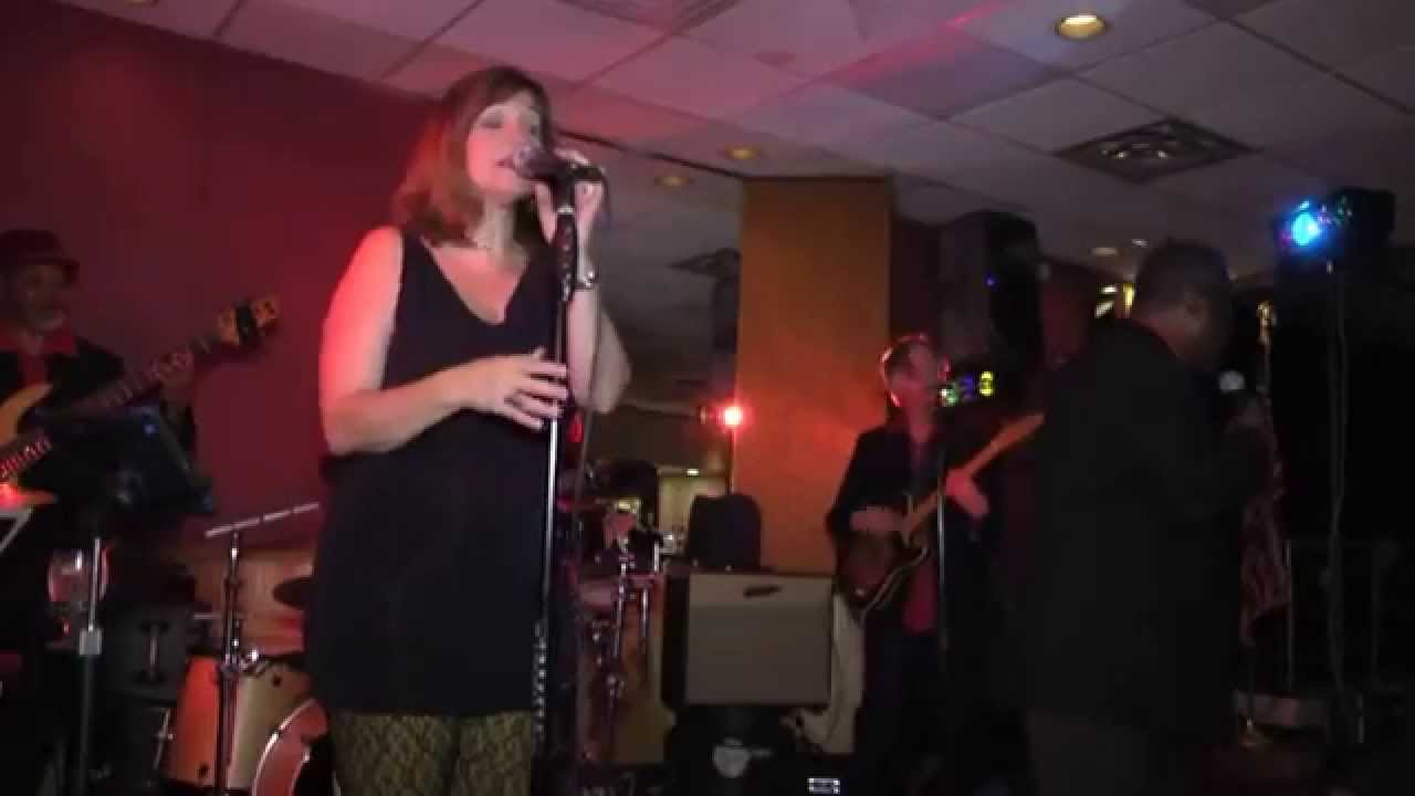 Run Around (The Jon Bates Band featuring Steve Riddick) - YouTube