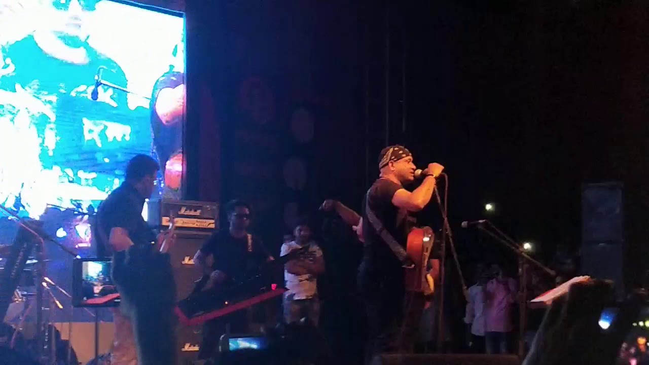 S I Tutul live song - YouTube