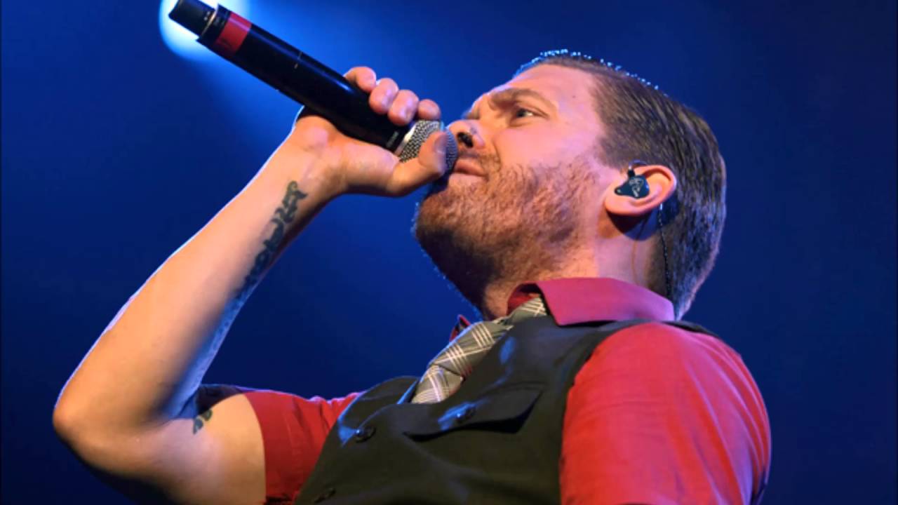 Shinedown's Brent Smith with Willy Tyler - YouTube