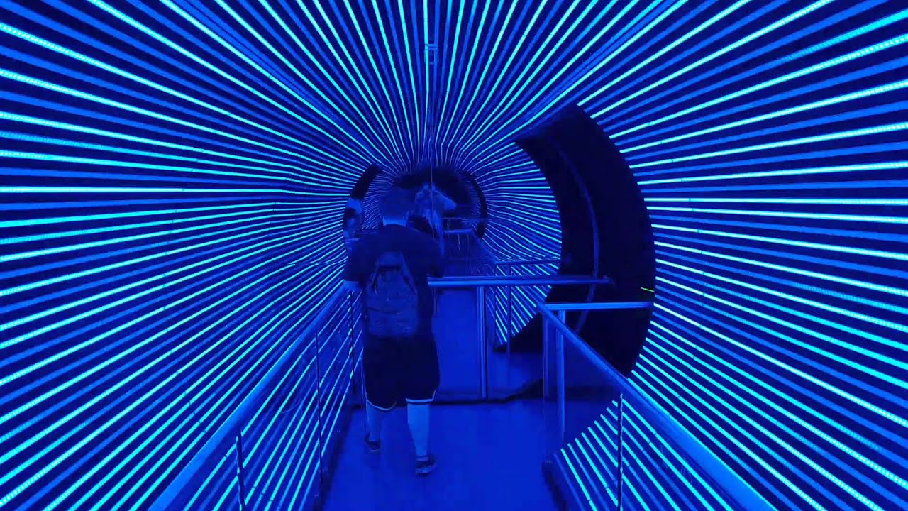 Questacon Disorientating Tunnel - YouTube