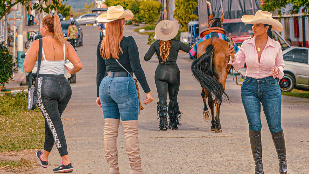 Stunning Women Riding in COLOMBIA | Rodeo 2024 😍 - YouTube