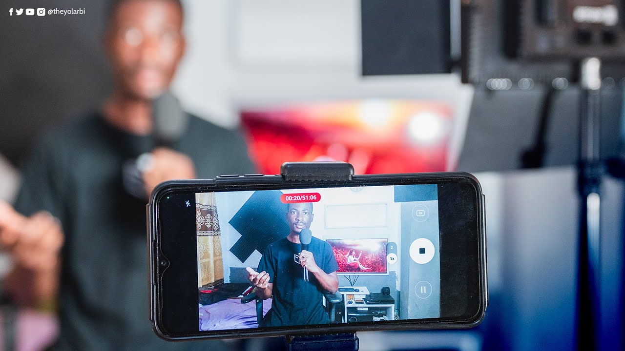 How to shoot professional videos with your smartphone - YouTube