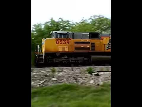 up 8539 SD70Ace - YouTube