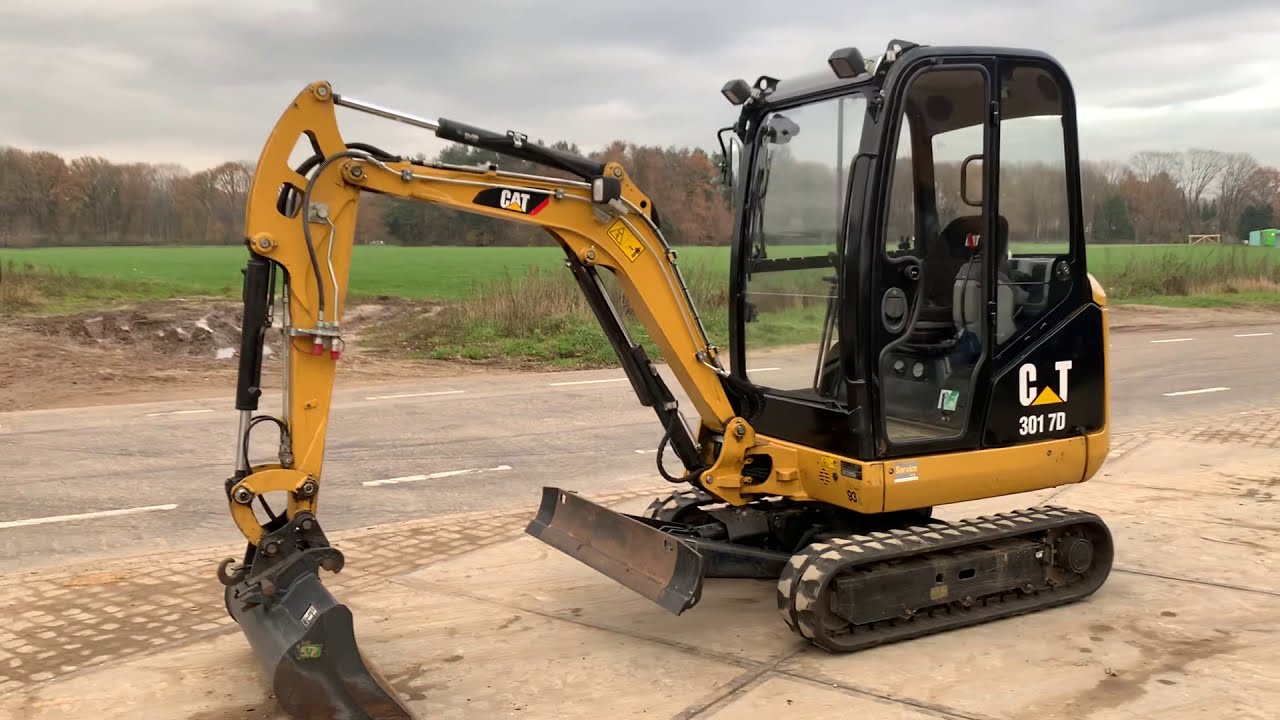 Testing mini excavator: Caterpillar 307.1D, year 2018 — low hours — top ...