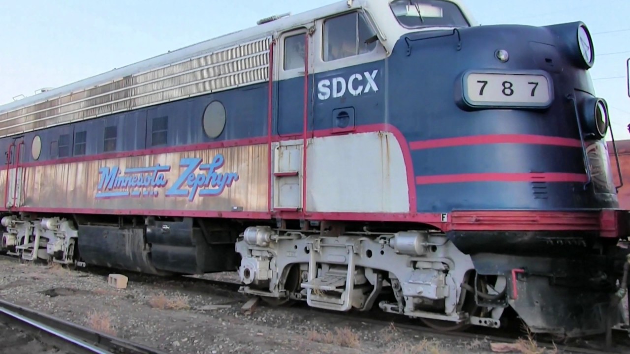 Iowa Pacific E9A #100 and stored F units Alamosa, Colorado 2019 - YouTube