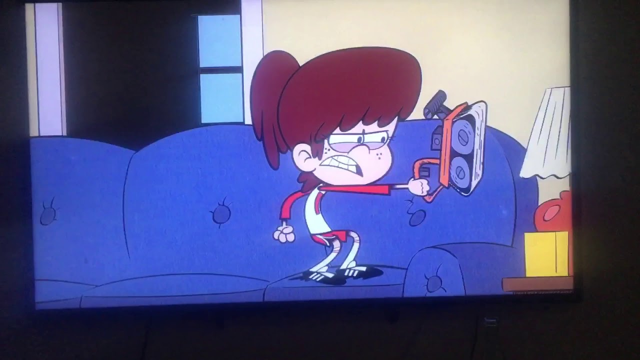 The loud house teaching Leni to drive - YouTube