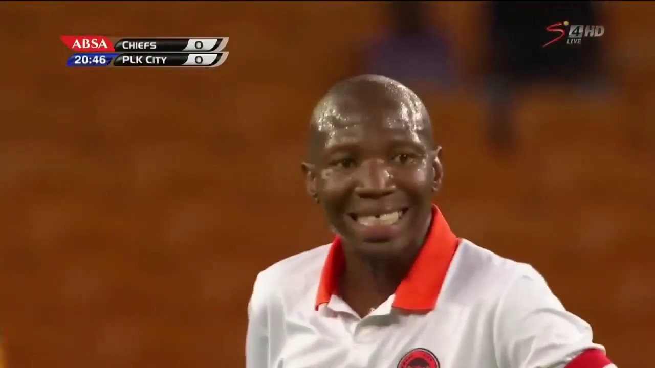 Walter Musona v.s Chiefs - YouTube