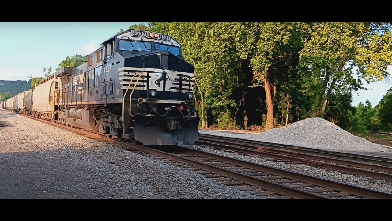 NS AC446CM 4537 & Mid-DPu NS SD70AIC 1220 Leading 109 @ Attalla,Al - YouTube