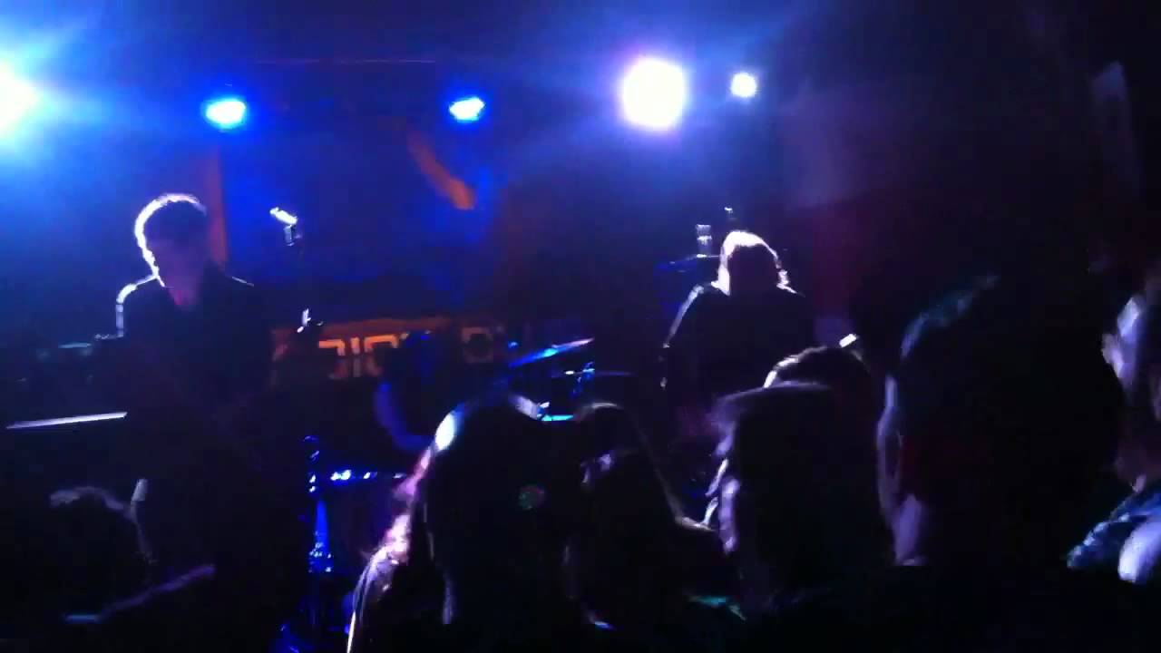 The whip concert - YouTube