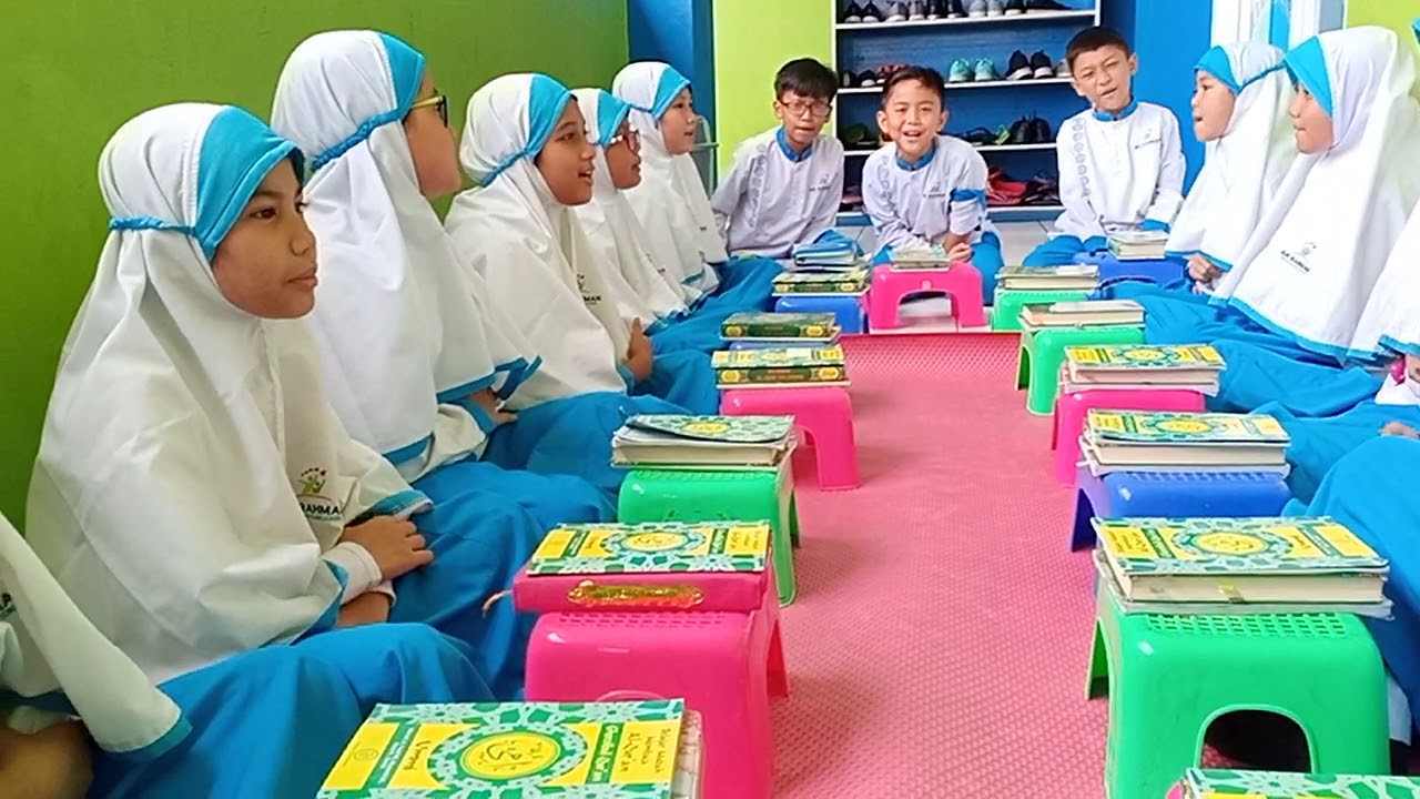 Belajar Komentar ghorib kelas 4 Sdit Ar Rahman - YouTube