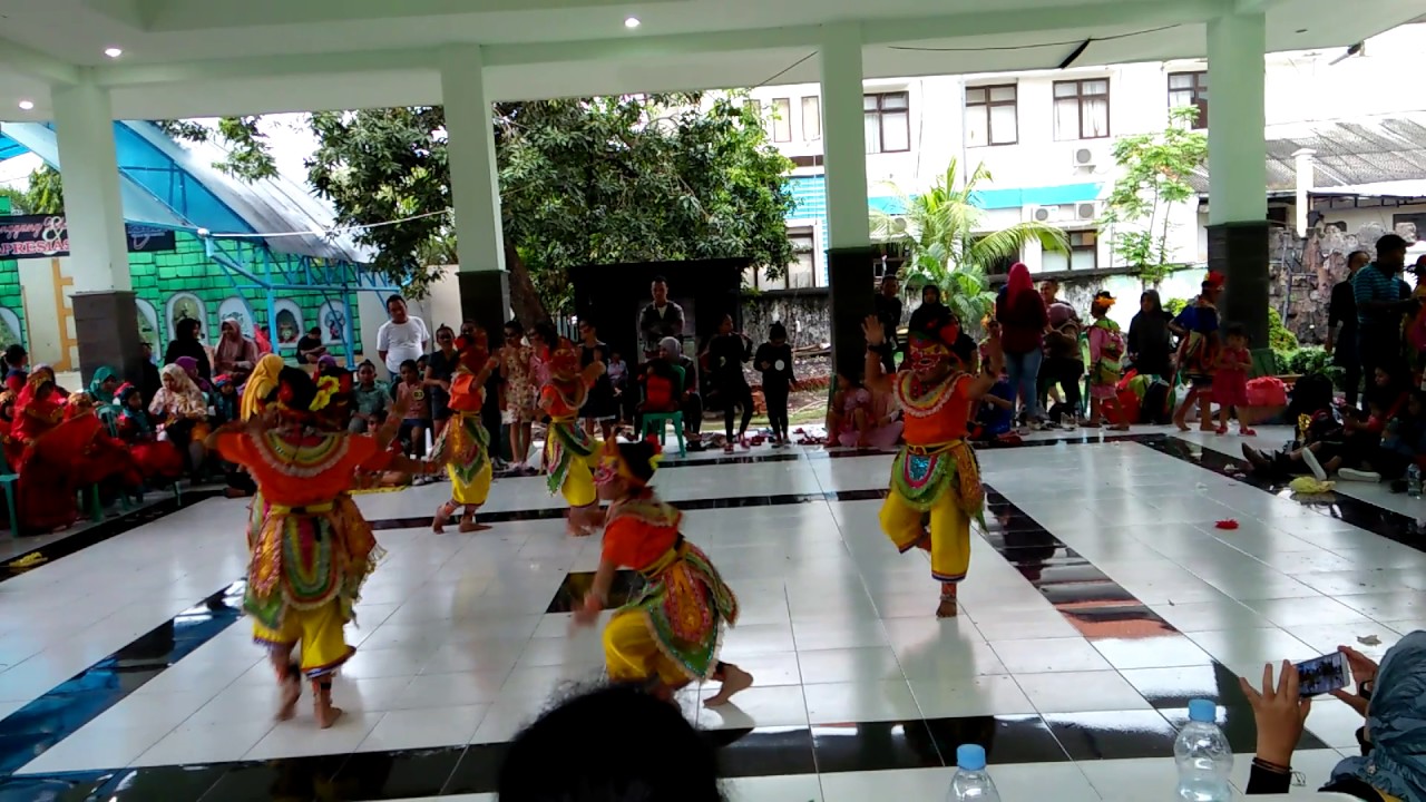 Tari Topeng Kerte - YouTube