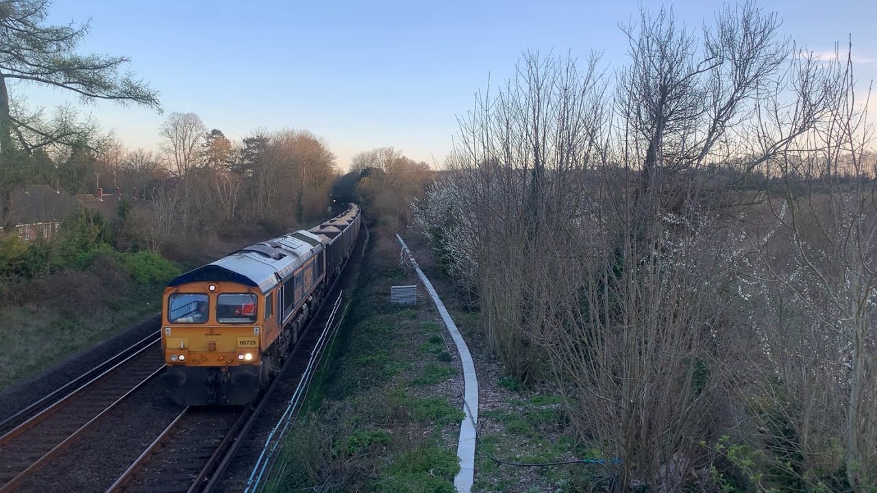 Class 66 | 66728 'Institution of Rail Operators' | GB Railfreight ...