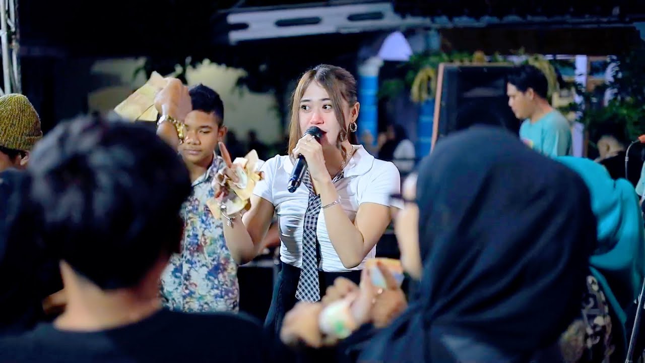 SABAR - NADIA ULVI - LIQUID MUSIC - HAPPY PARTY MULEH MERANTAU - YouTube
