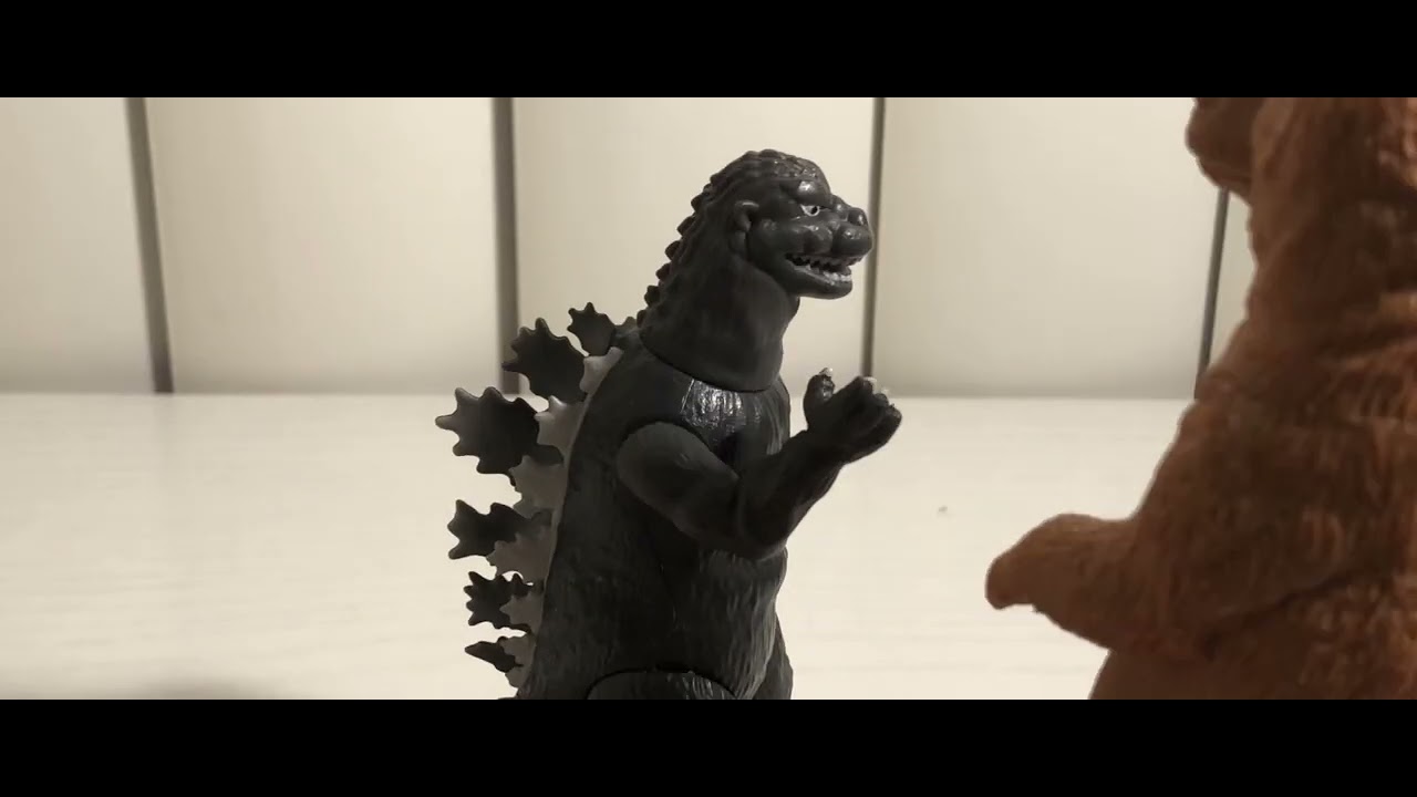 Godzilla vs Bear stop motion - YouTube