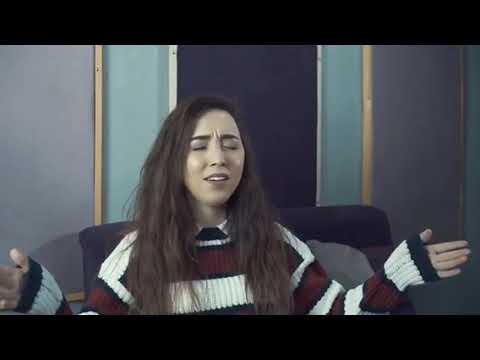 cigeri yakiyor -(nigar muharrem)