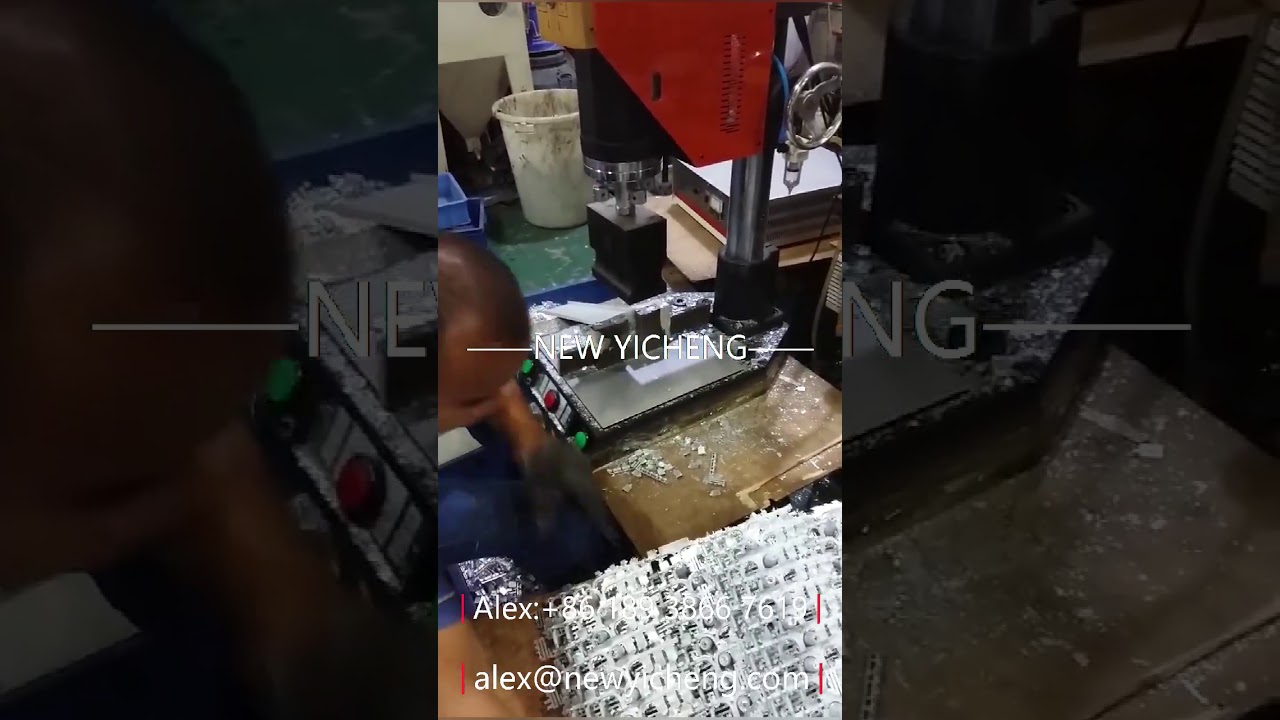 Ultrasonic injection molded parts degating machine - YouTube