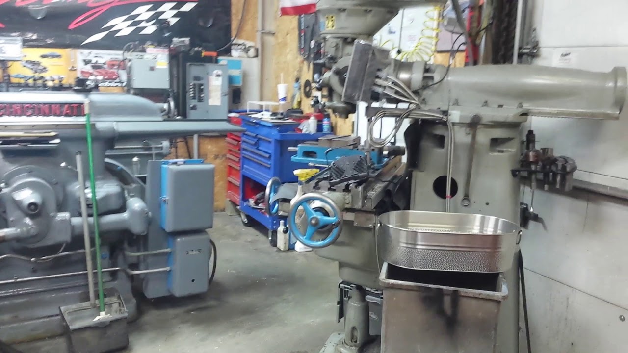 IH Cub Cadet 582 - YouTube
