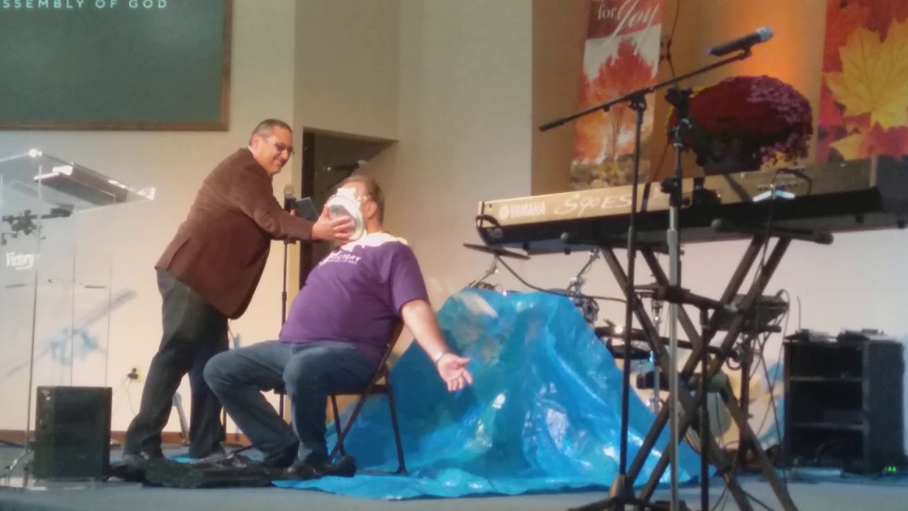 Pastor Mike's Pie in the Face for the Community Outreach - YouTube