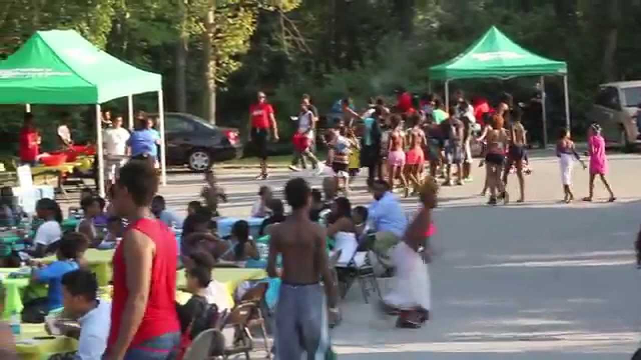 SPLASH BASH 2015 @ Ellen Linson Swimming Pool - YouTube